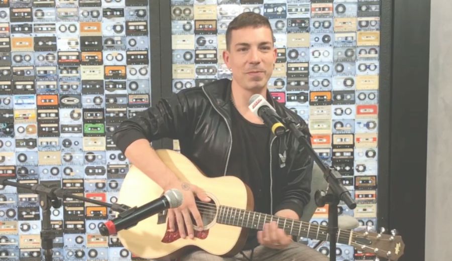 Di Ferrero canta versão exclusiva do single Sentença. Vem ouvir ...